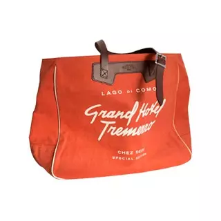 Grand Hotel Tremezzo Tote Bag Karena tas dari fantasi Wes Anderson tentang sebuah hotel ini selalu diterima.nbsp Hotel-hotel...