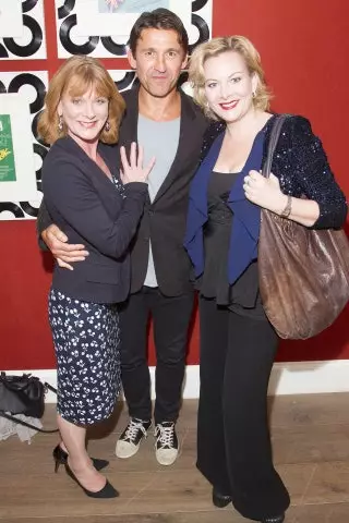 Samantha Bond Jonathan King u Sara Stewart