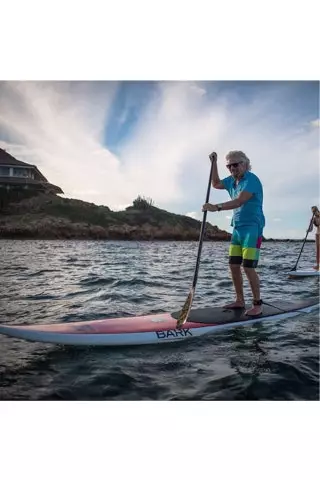 L-ebda flus għal jott għalhekk paddle board se jkollu jagħmel għal Sir Richard Branson