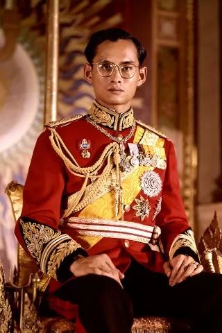 ກະສັດ Bhumibol ແຫ່ງປະເທດໄທ ປົກຄອງ 9 ມິຖຸນາ 1947 13 ຕຸລາ 2016. 70 ປີ 126 ວັນ ຂື້ນຄອງລາດຊະວົງ ຄັ້ງທີ 2...