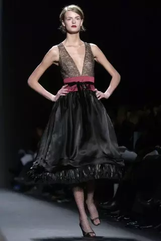 Le haghaidh Carolina Herrera 2003