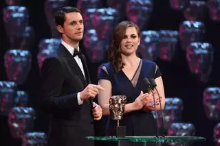 Matthew Goode och Hayley Atwell