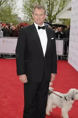 Hugh Bonneville 和 Pudsey