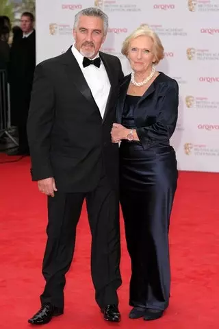 Paul Hollywood และ Mary Berry