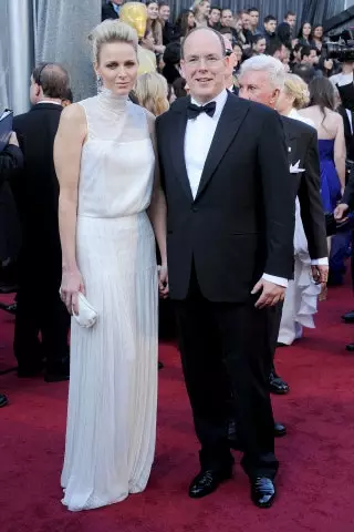 Ọmọ-binrin ọba Charlene ati Prince Albert II ti Monaco ni Oscars 2012.