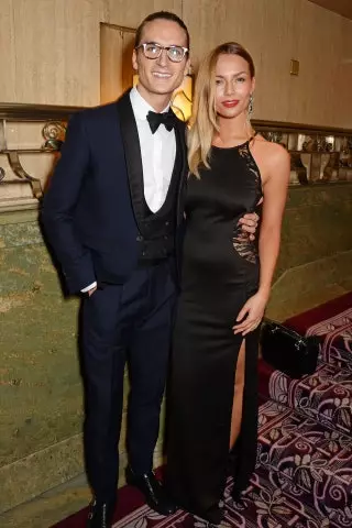 Oliver Proudlock ed Emma Louise Connolly