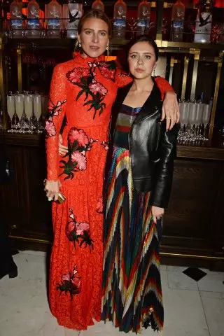 Dree Hemingway og Bel Powley