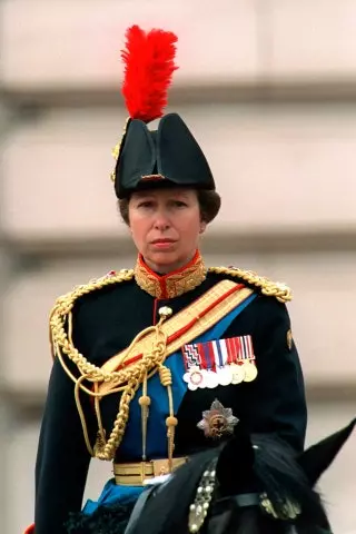 Ang Princess Royal atol sa Trooping the Color ceremony Hunyo 1999