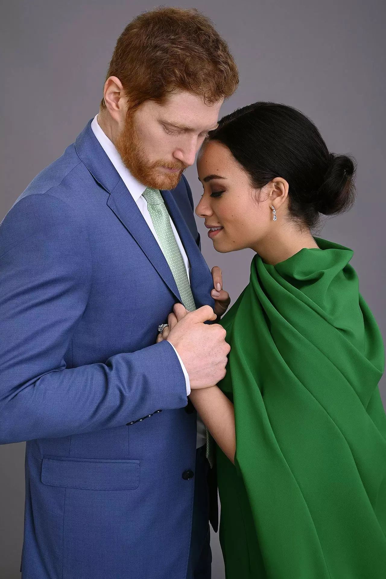 Harry Meghan Escaping the Palace med Jordan Dean og Sydney Morton i hovedrollerne får premiere på Lifetime