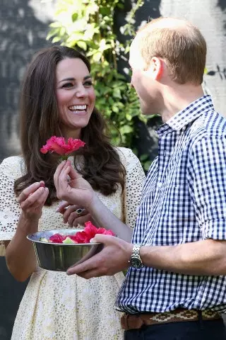 In Taronga Zoo in Sydney tijdens hun Royal Tour of Australia and New Zealand 2014