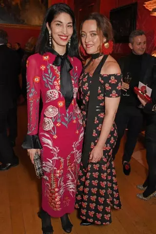 Caroline Issa en Alice Temperley