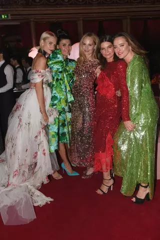 Poppy Delevingne Giovanna Battaglia Engelbert Lauren Santo Domingo Dame Natalie Massenet dan Alice Temperley