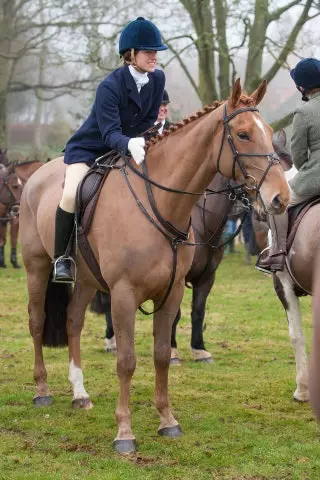 Viscondessa Grimston com o Fernie Hunt em Illston Grange 2011