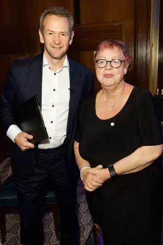 Alexander Armstrong og Jo Brand