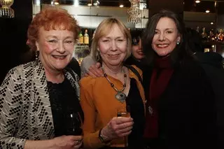 Sue Wallace Gabrielle Lloyd le Belinda Lang