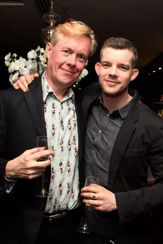 Alex Jennings le Russell Tovey