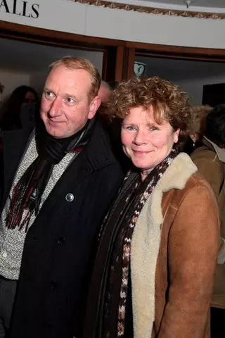 Adrian Scarborough le Imelda Staunton