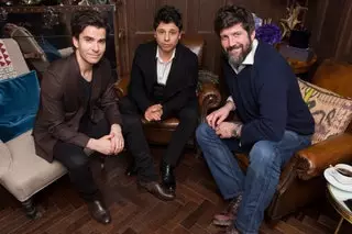 Kelly Jones Adam Zindani kaj John Conroy