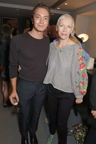 Tomas Auksas dan Annie Lennox