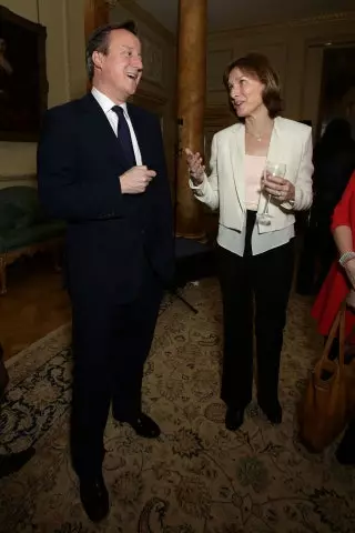 David Cameron û Fiona Bruce