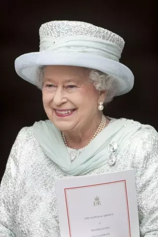 En af de mest betydningsfulde historiske samlinger af kongelige smykker blev samlet af dronningens bedstemor Queen Mary...