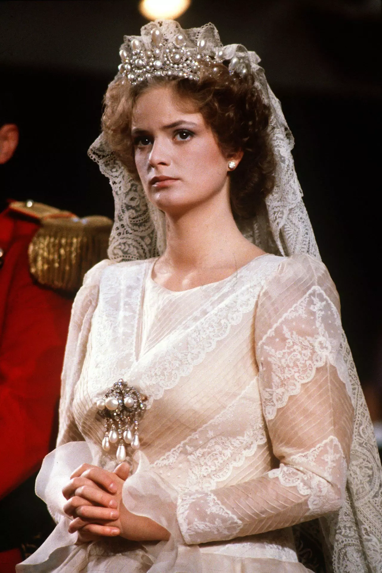 Gloria von Thurn und Taxis trägt an ihrem Hochzeitstag 1980 die Perlen-Tiara