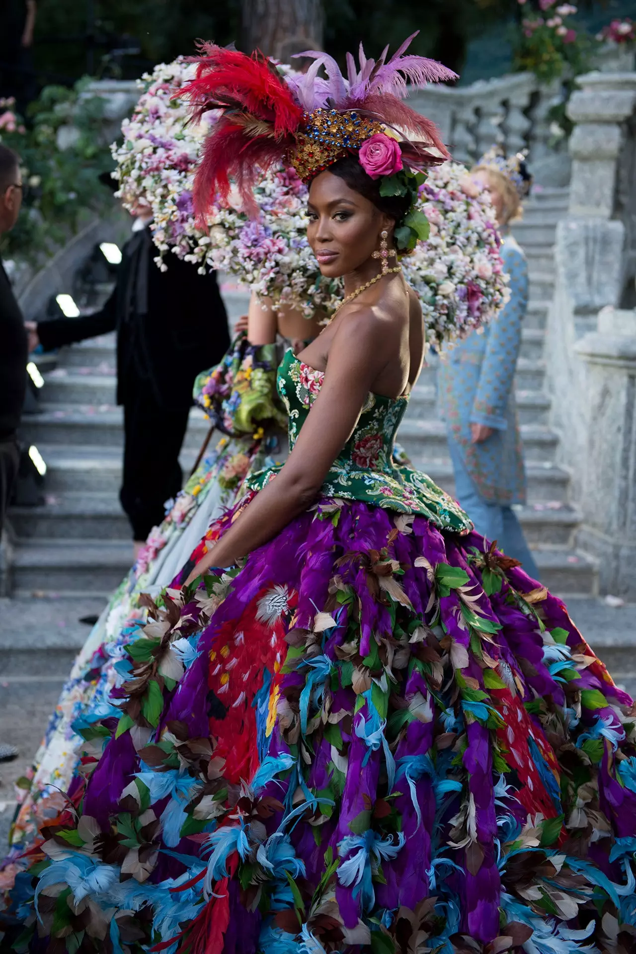 በ Dolce Gabbana Alta Moda ትርኢት ላይ የሪቻርድ ዴነን ቀረጻ