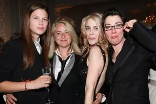 Eden Clark, Emma Kennedy, Jacynta Mirmikidis e Sue Perkins