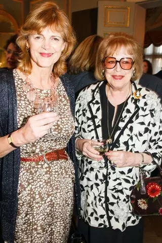 Virginia Fraser dan Lady Antonia Fraser