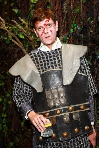 Ali SpencerChurchill ntawm Annabels 'Kev Ua Si Ntawm Thrones themed Halloween Party 2019