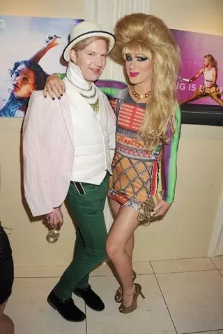 Henry Conway และ Jodie Harsh