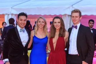 James Mok Georgia Davies Georgia Crawford och Dan Toy