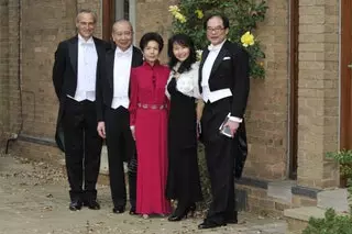 Bertrand Michaud Sir David Li Lady Penny Li Connie Tan en Boon Seng Tan