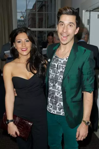 Lindsey Cole le Russell Kane