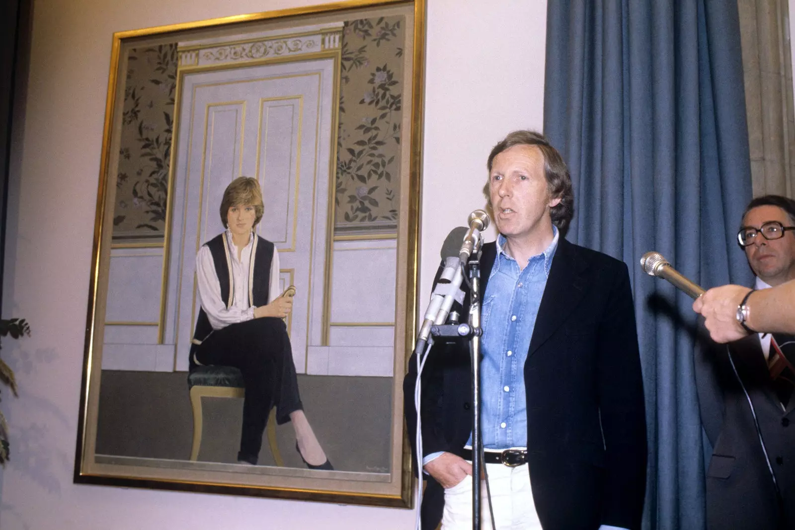 Portretist Bryan Organ otkriva svoj portret princeze Diane u Nacionalnoj galeriji portreta 1981.