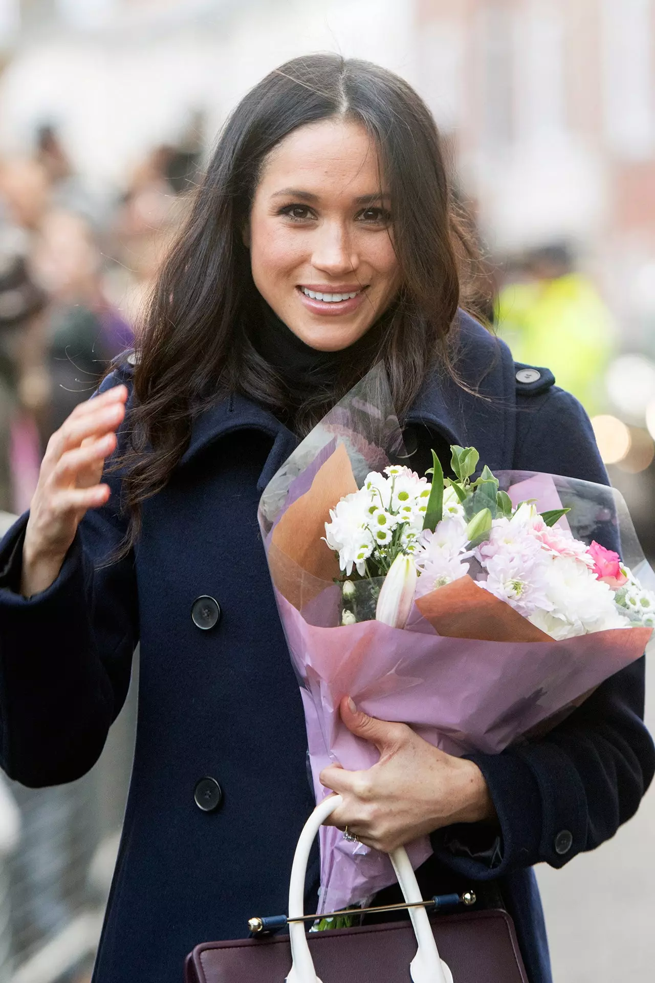 Meghan Markle H رنگ سچائي الفابيٽ جي زيور