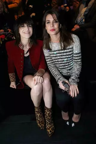 Charlotte Gainsbourg ແລະ Charlotte Casiraghi ຢູ່ Saint Laurent AW18