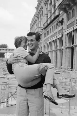 Novella Parigini thiab Rock Hudson 1954